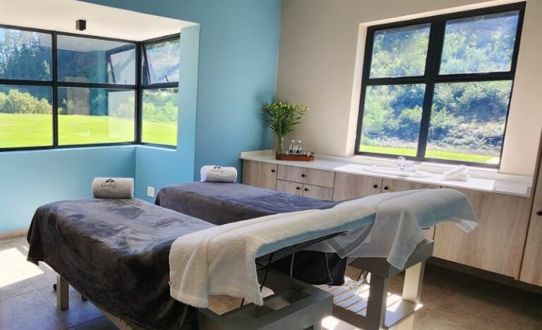 1-Night Stay for 2 with Breakfast & Couples Massage at Houw Hoek Hotel