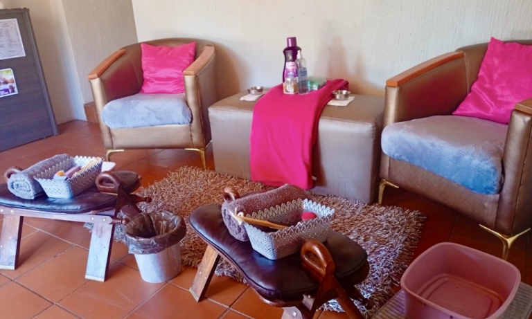 The Ultimate Hour of Bliss: Spa Package for 2 Including Massage, Mini ...