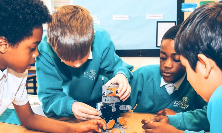 Robotics For Kids – Explore STEM and Robotics for a Full Term